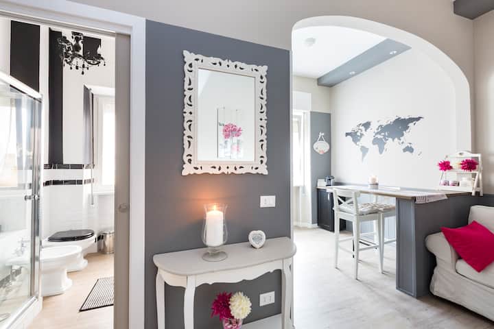 Peonies House- Vatican Hot Sales July&august - Italien