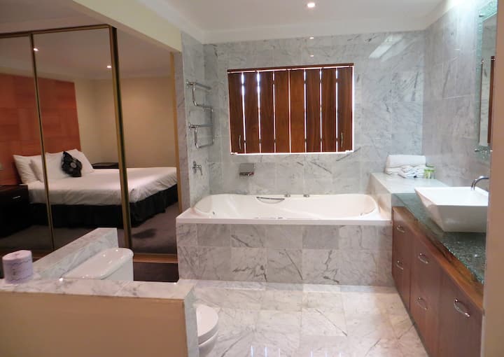 4 Bedroom House 126/4c - Goulburn
