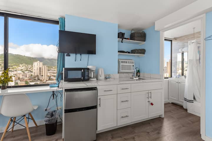 Renovated High Floor Sweet Home In Waikiki - Honolulu