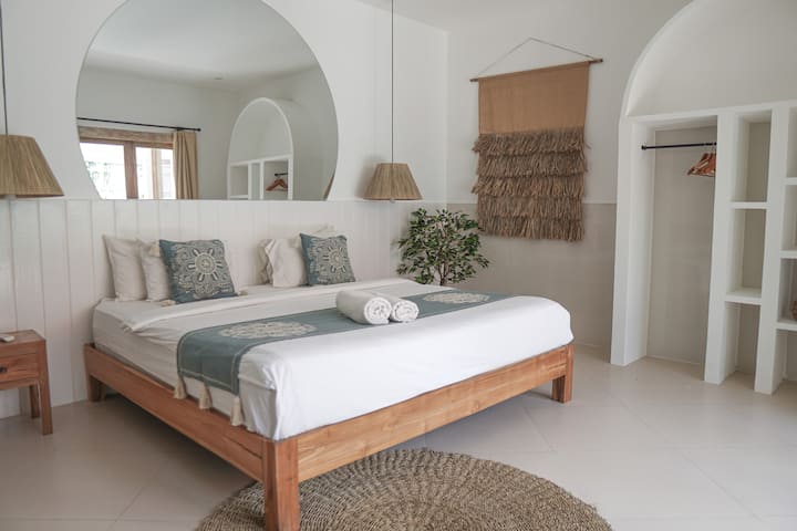 3 Minutes To The Beach, 3br Meitya Villa - Canggu