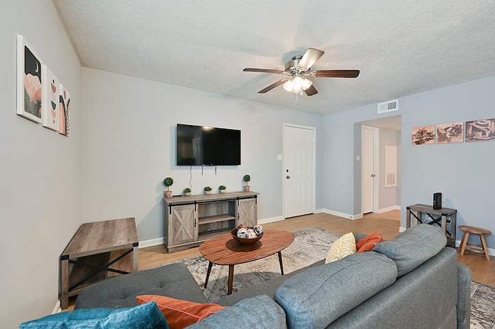 2 Units - 4br/2ba In Texas A&m - Bryan, TX