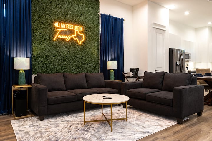 New Build Modern Home 5 Min To Dt 15 Min To Nrg - Houston, TX
