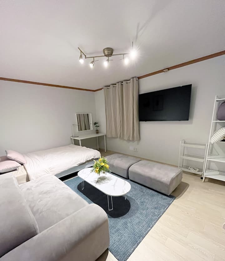 Ch.07: Cozy And Modern New Renovated 2br House -