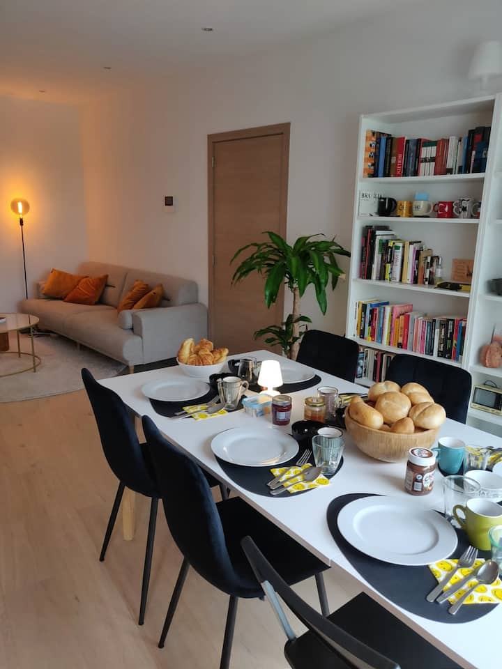 Modern Apartment Between Parcs - Berchem-Sainte-Agathe
