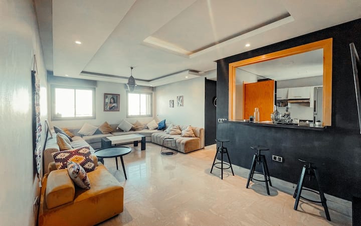 Bright 2br In Maarif Large Balcony Open City View - Casablanca, Maroc