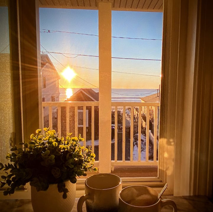 Welcome To Suite Sands Beachfront - Scarborough, ME