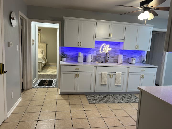 Boho Hideaway Loft Near Airport - Milwaukee, WI
