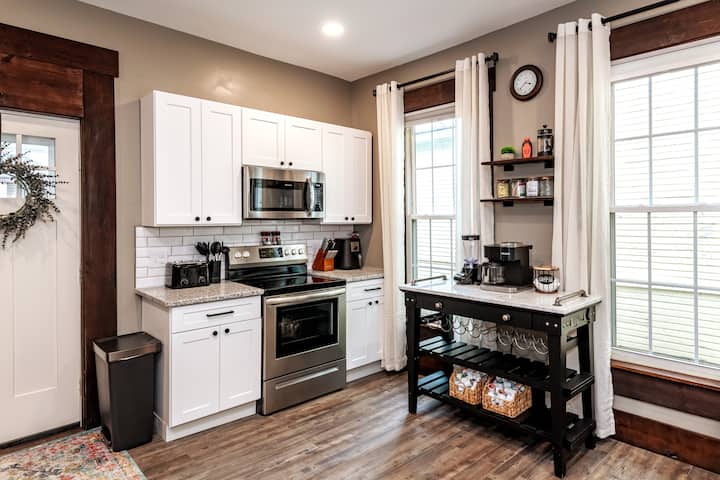 Top Airbnb And Best Location In Dayton!  5 Beds! - Dayton