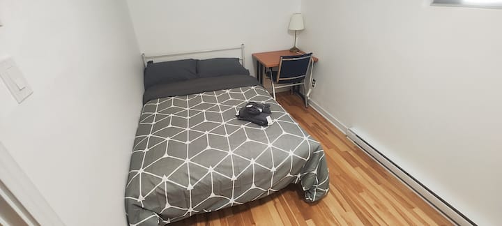 Comfy Private Room In Montreal East, Near Metro 5 - Varennes