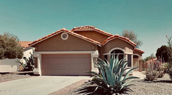 The Saguaro Getaway - Marana, AZ