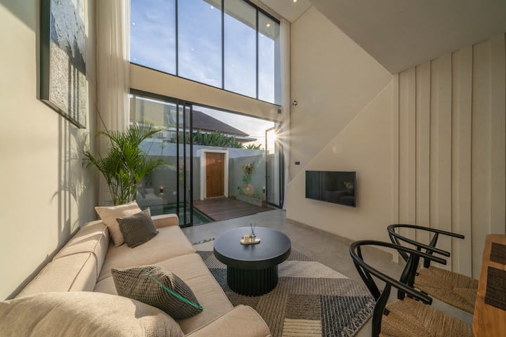 Cozy And Minimalistic 2br Pool Loft In Berawa! - Canggu