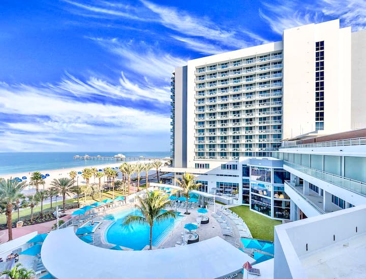 Huge 2br/2ba - Steps To The Beach! - Clearwater Beach, FL