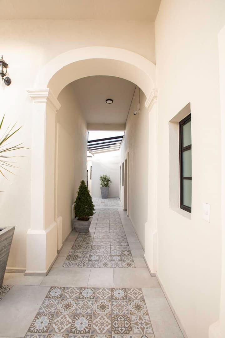 Casa Completa/ 5 Suites/ 8 Habitaciones/a/c Baños - Zapopan