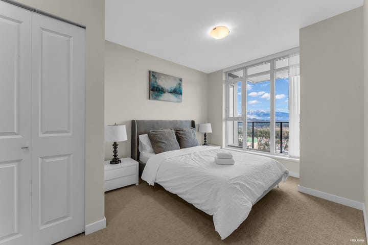 Beautiful 2b2b Condo/highraise - Coquitlam