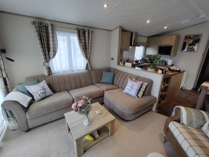 £55 Passes Included For 6 In Hoburne Bashley - Brockenhurst