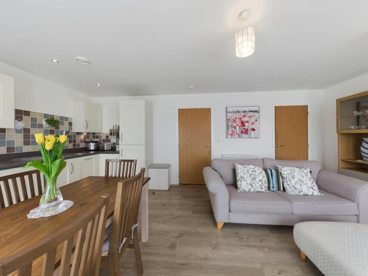 Modern Flat With Free Parking, Near Queens Hosp. - Romford