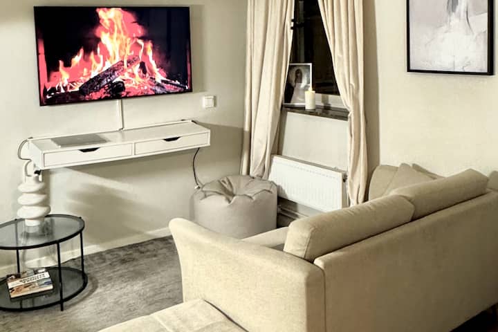 Well-located-nature & City Life - Solna