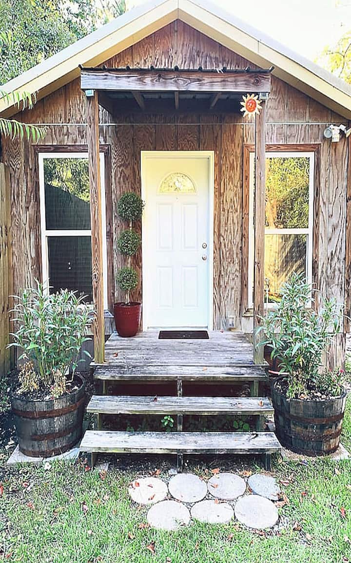 Tiny House Getaway - Slidell, LA