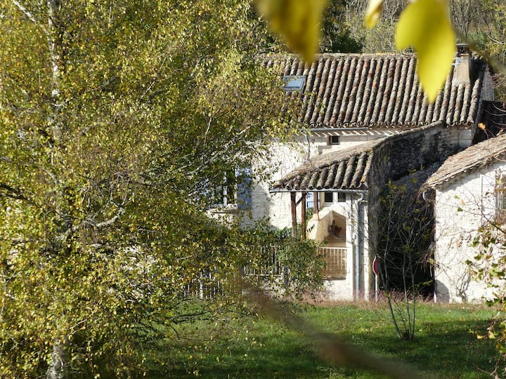 Gîte  Piscine Et  Cheminée - Montcuq
