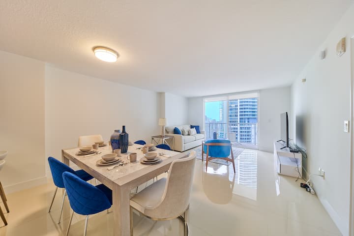 Breathtaking Condo | Club At Brickell Bay 17 Floor - Miami, FL