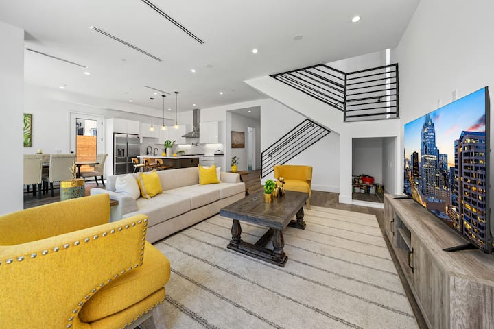 5br/5.5ba Stylish Villa In Melrose/la With Parking - Los Angeles, CA