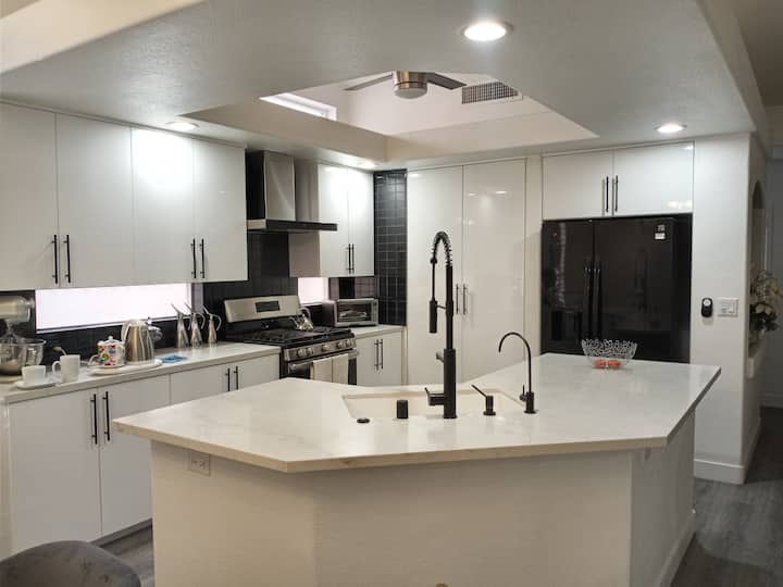 Enjoy Luxury & Style - Entire Home - Las Vegas, NV