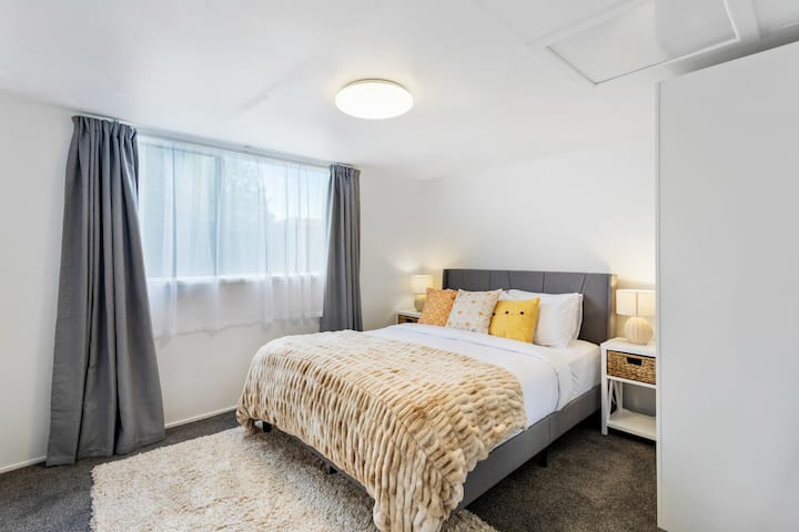 Calgary Cottage With Deck And Air-conditioning - Auckland