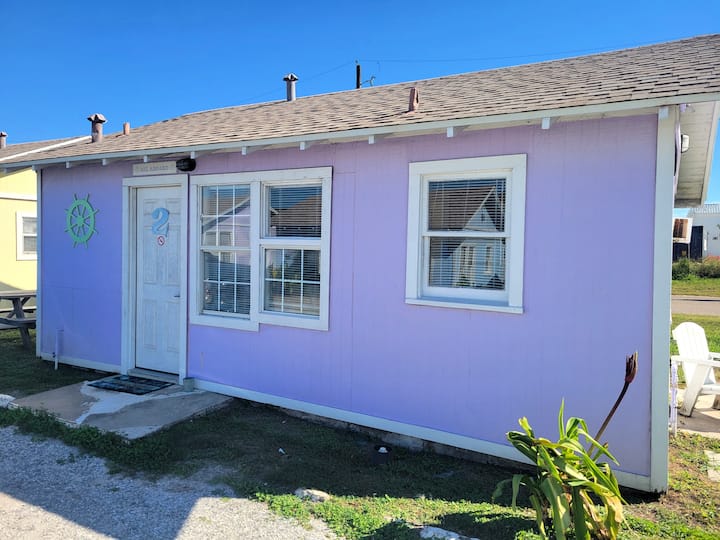 (Db2) 2br Cabin With Kitchen, Near Beach, Dogs Ok - Port Aransas, TX