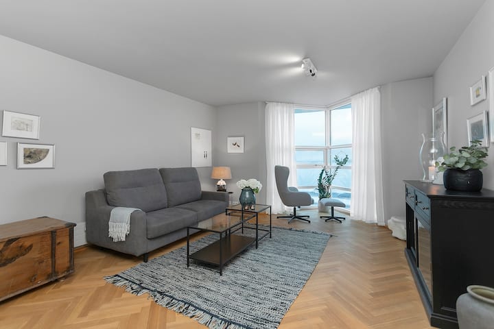 3br Down Town-ocean View-free  Park- Ev Charger - Reikiavik