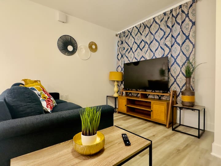 Cozy Villa-style Flat - Six Flags Fiesta Texas, San Antonio