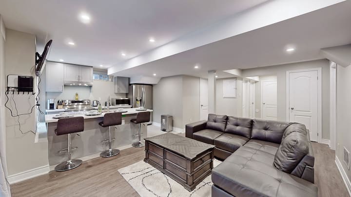 Homely 2-bedroom Suite In Oshawa With Free Parking - Oshawa