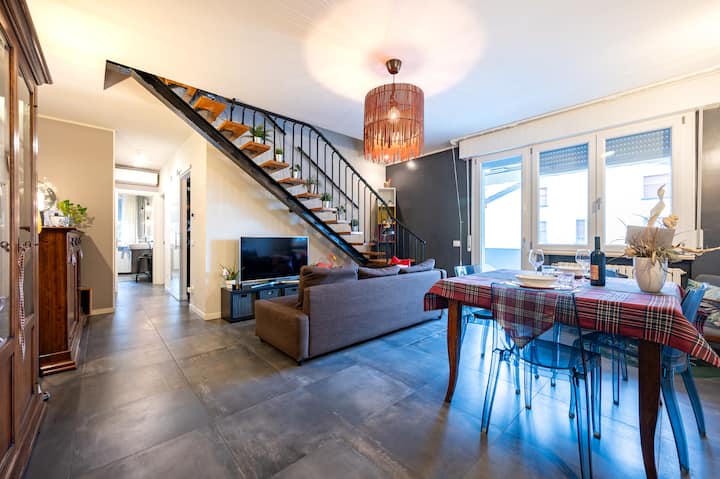 Guesthost - Parma Elegant Apartment - Parma