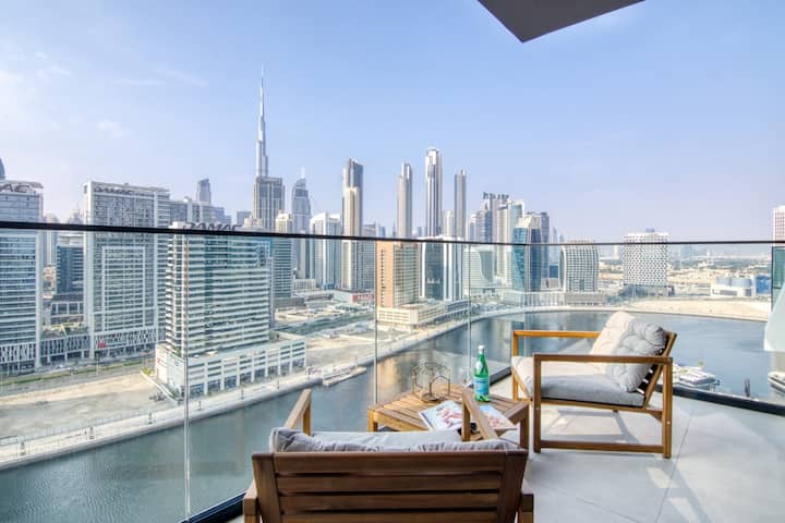 Splendid Studio With Burj Khalifa +Canal View! - United Arab Emirates