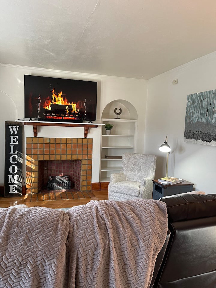 Boasting With Charm Near Lake! - Racine, WI