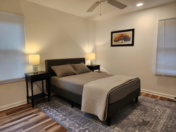 A Cozy Home Near Downtown - Raleigh, NC