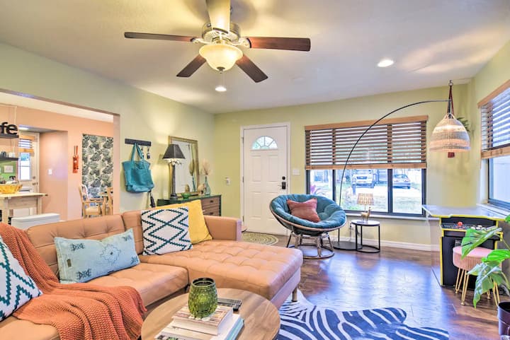 Charming Gulfport Bungalow, Close To Beach - St. Pete Beach, FL