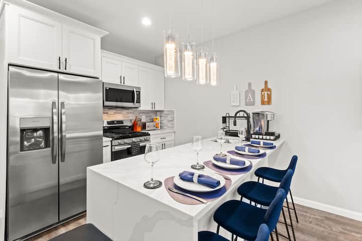 Free Parking, King Beds, 9 Bds 4 Bath Near Nyc - New Jersey