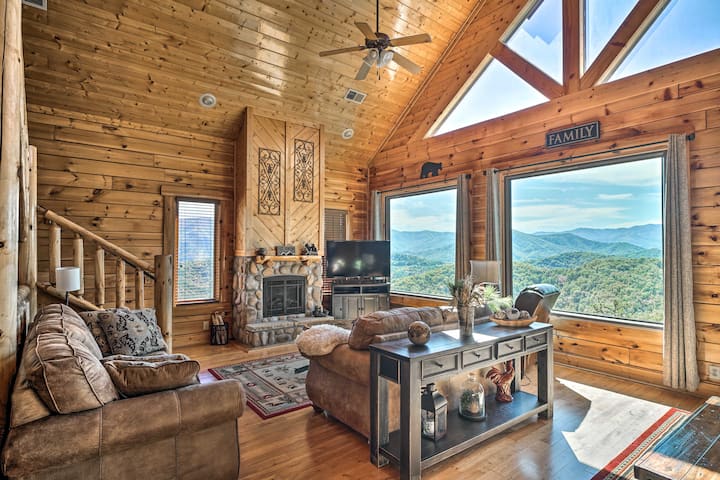 Cabin With Mountain Views And Hot Tub - Townsend, TN