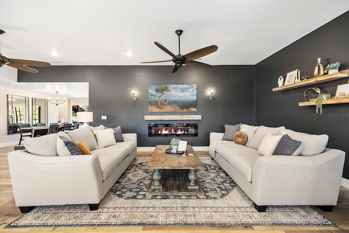 Sleeps 18, Game Room, 2 Kitchens,close To Wineries - Temecula, CA