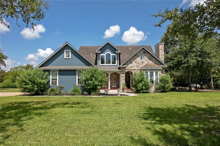 Aggieland Retreat - College Station, TX
