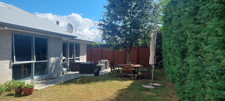 Private Easy Living Lake Hayes Estate, Queenstown - Arrowtown
