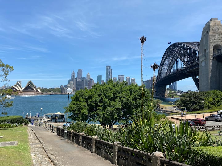 Sunny Harbour View Gem - Sydney