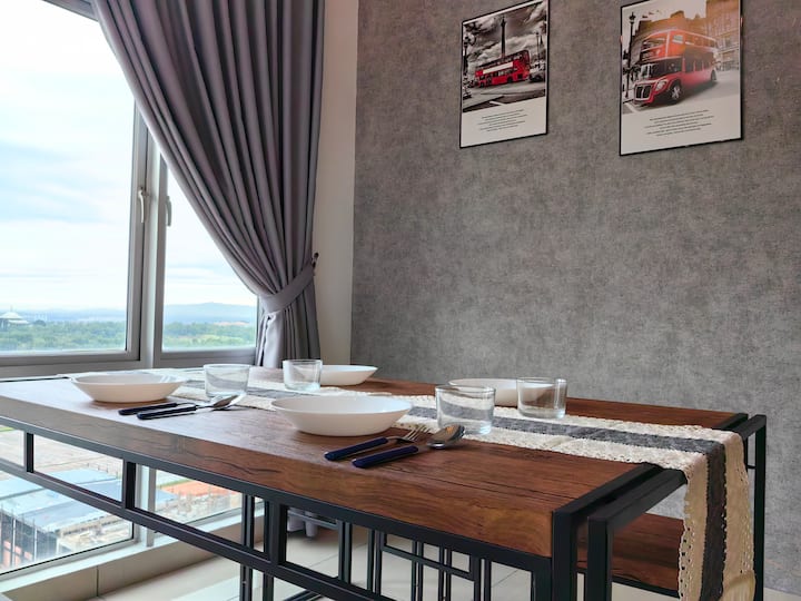 Manhattan@ Mountaustin-projector Netflix/1-5pax - Johor Bahru