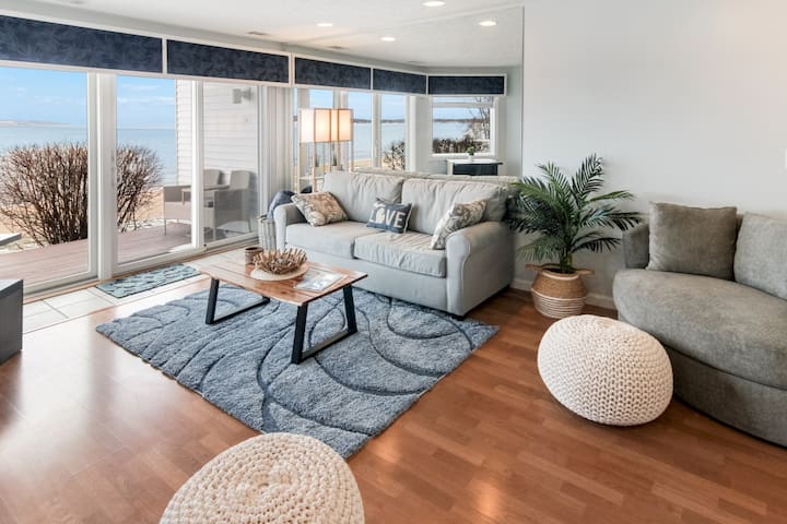 Beach Condo-bay Bliss - East Bay Township