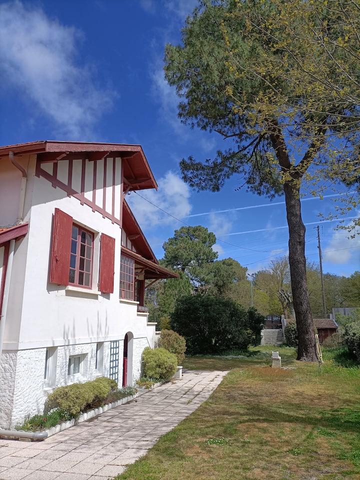 Villa Familiale La Pergola - 12 Personnes - Nouvelle-Aquitaine