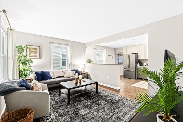 Cozy Home In Dearborn - Dearborn, MI
