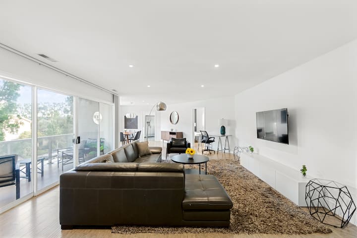 Lasky C - 3 Bed 2.5 Baths In Beverly Hills - Beverly Hills, CA