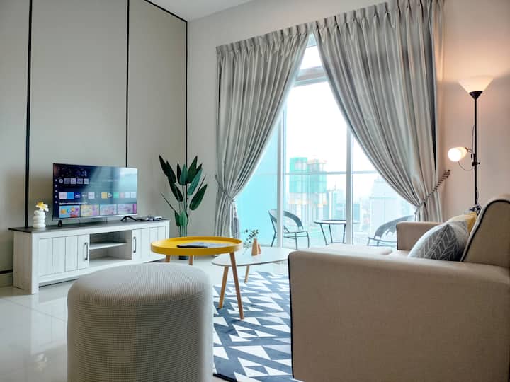 Twin Galaxy High Floor Nice View - Woodlands