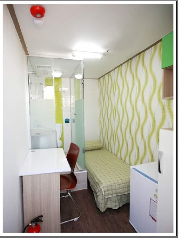 Shinchon & Hongdae Shower Room 3/5 - Seoul