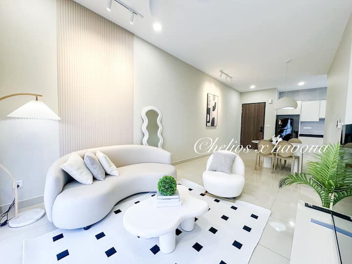 The Milky Way - Chic Designer Suite【ciq】rare Find! - Woodlands